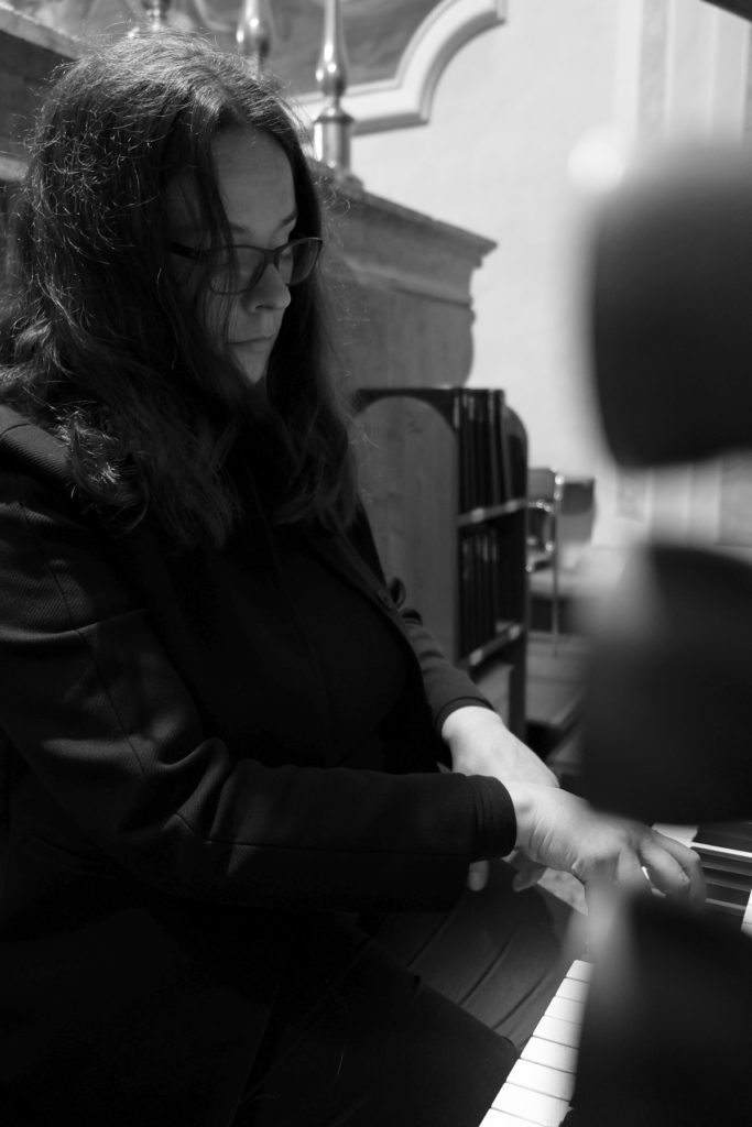 Media Diskographie und Videos von Lea Suter